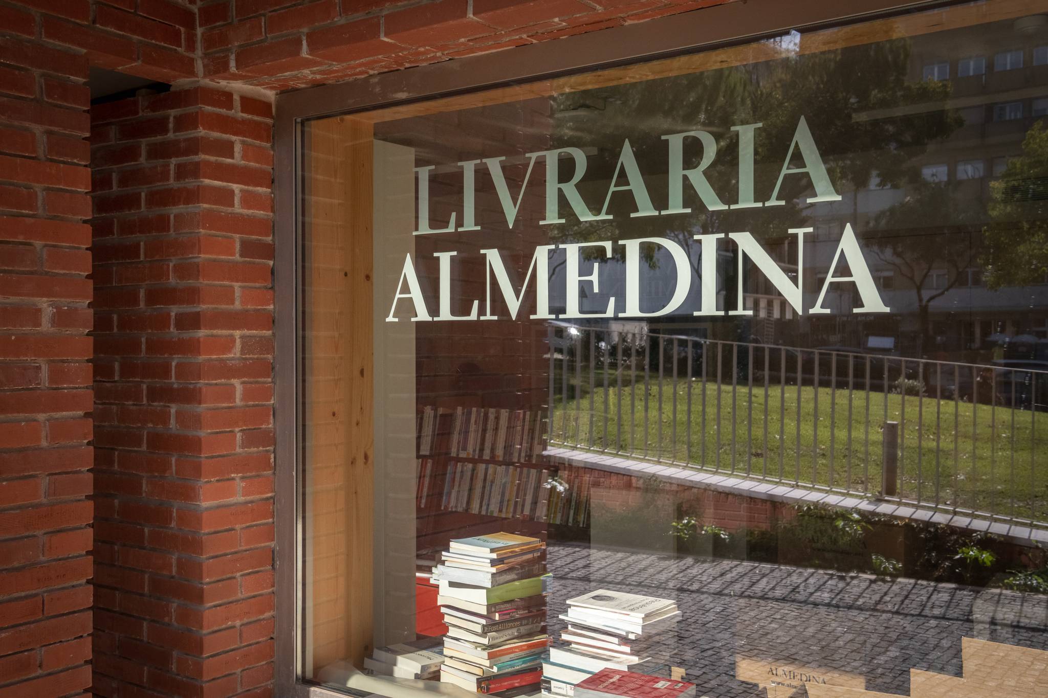 Abertura da Livraria Almedina Iscte: nova localização - Iscte ...